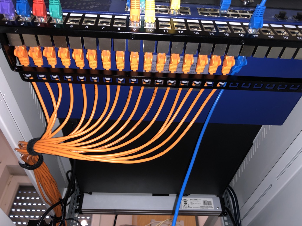 My Server Rack – Qetesh's Workbench